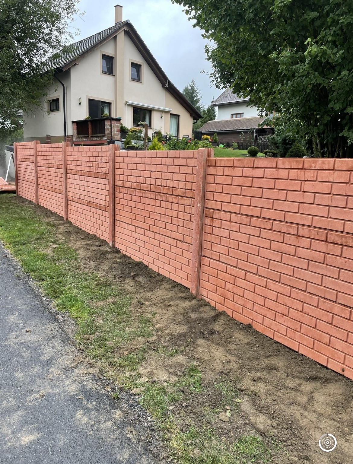 Fotografie hotových plotů firmy Ploty Kolín